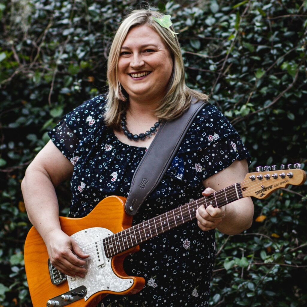 Amy Robbins + MORE! – September 23 – The Colonial Oak Music Park