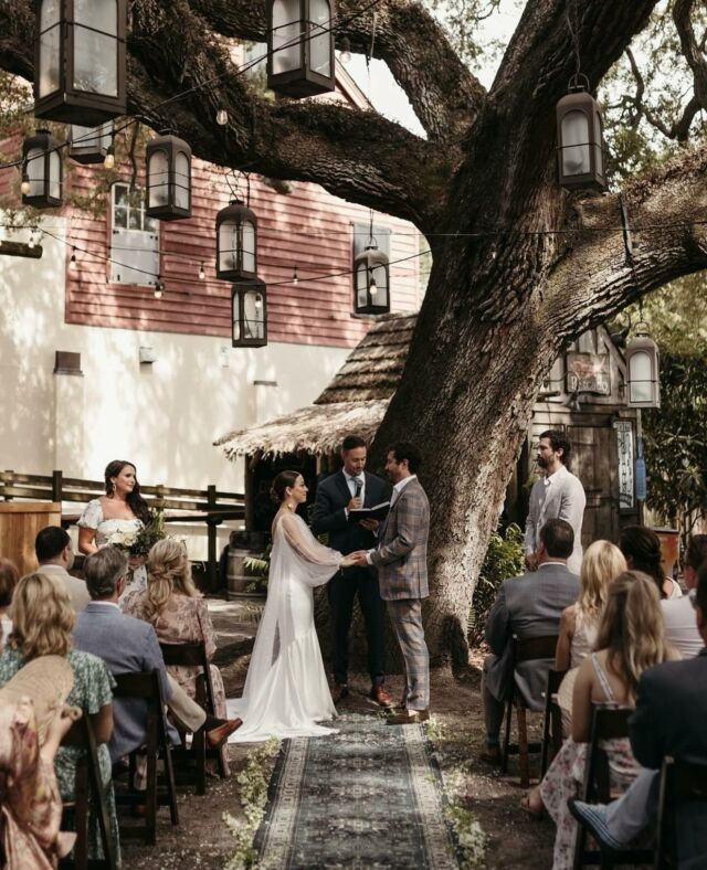 Colonial themed wedding | Beachweddingtips.com